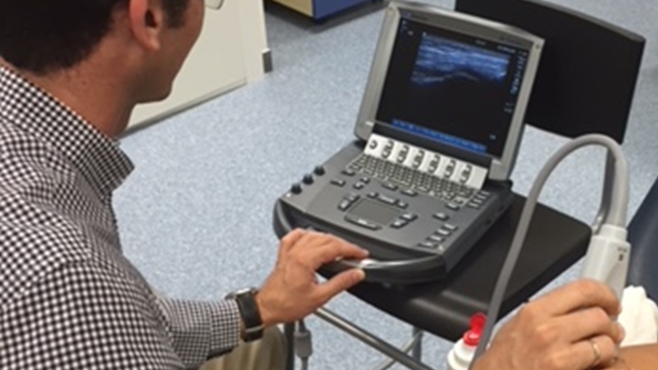 La ecografía, cada vez más presente en la formación en Salud de la UCJC ...